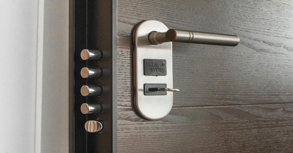 La porta non rimane chiusa? Forse è colpa della contropiastra | Punto ...